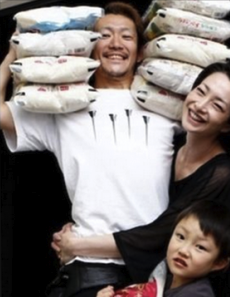 【女優りょうの旦那】TOSHI-LOWは現在何してる？子供は何人いる？ - 話題のNEWS配信所